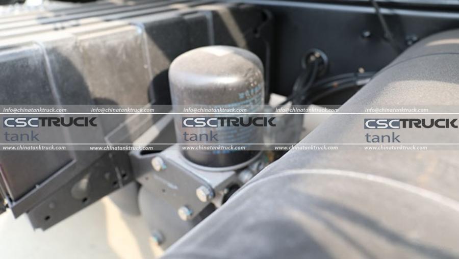 Famerenana ny SHACMAN Delong New M3000 8×4 Aluminum Oil Tanker Lorry ...